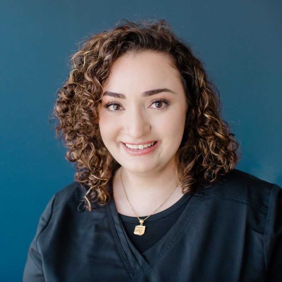 About the Team - Dr. Sara Dickie Plastic & Reconstructive Surgery